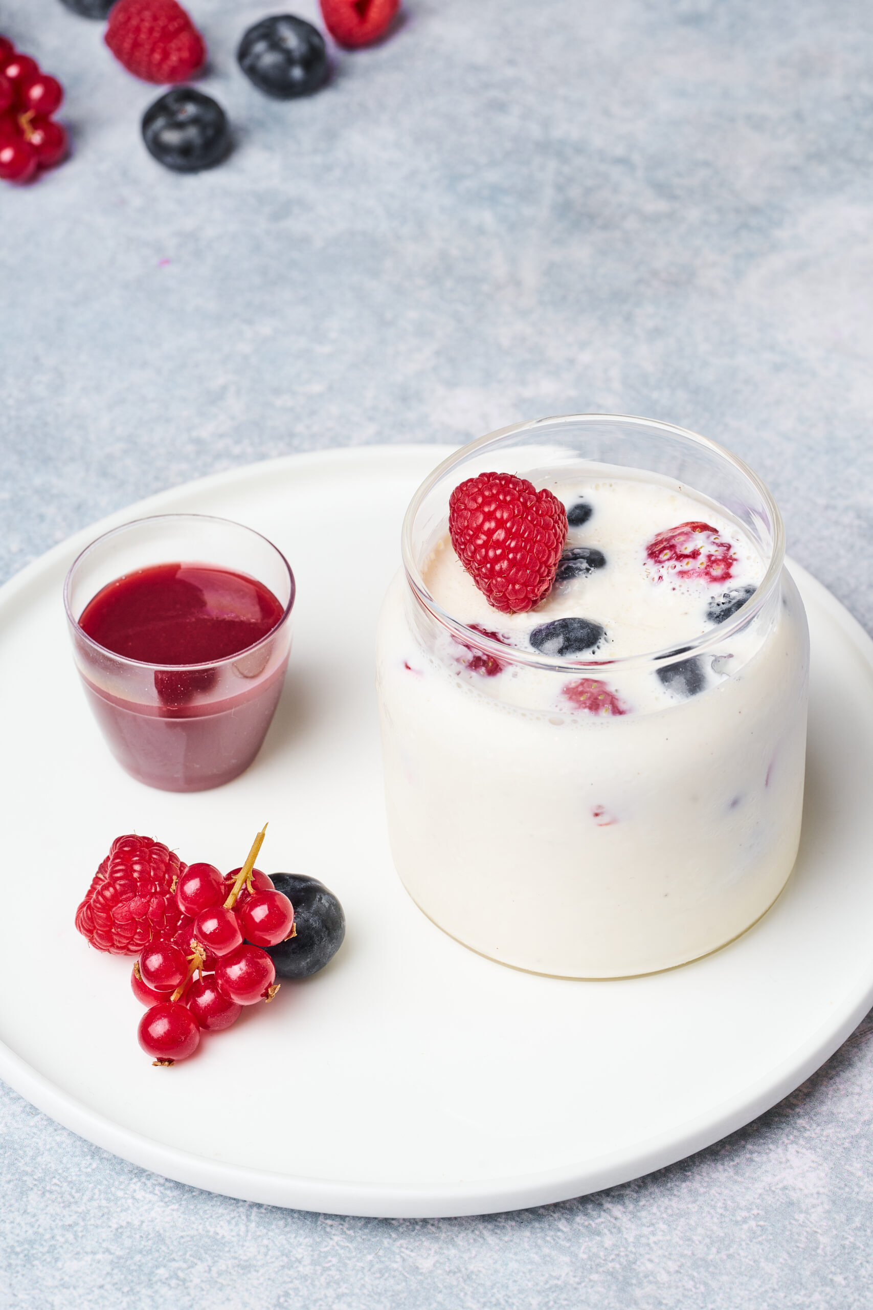 Panna cotta crémeuse, coulis de fruits rouges - Recette par Sodiaal ...